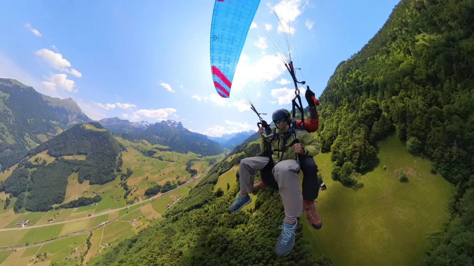 FLYwithMIKI - Paragliding School and tandem flights